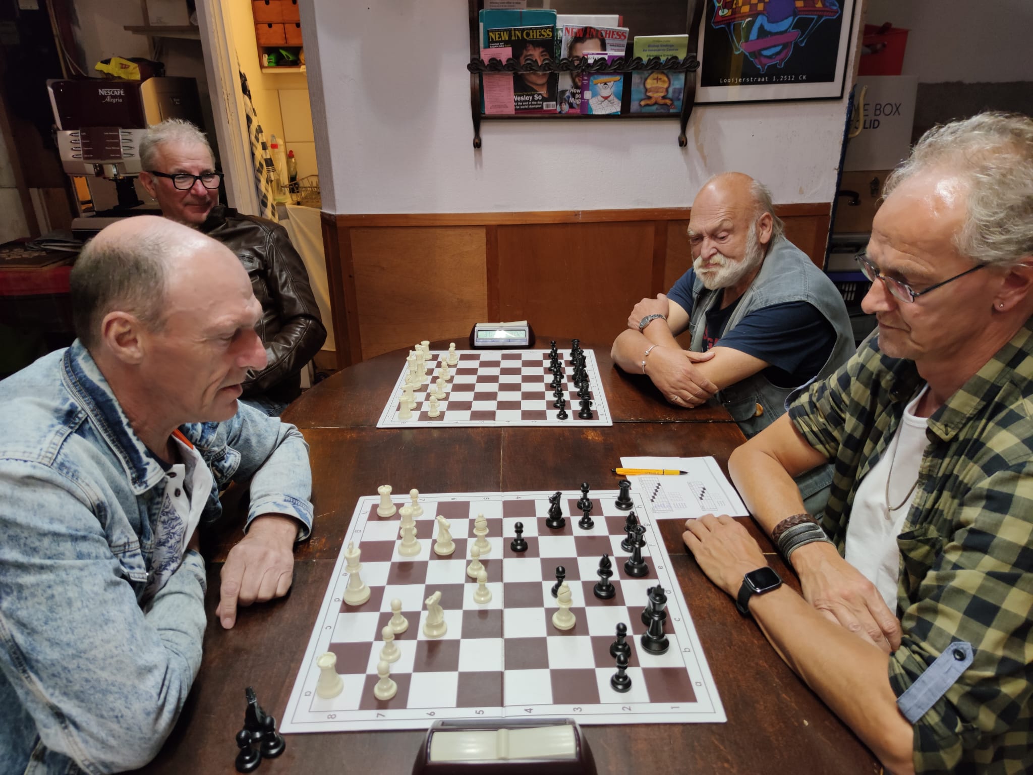 Eric wint mega-blitztoernooi september | Schaakhuis